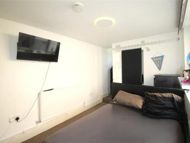1 bedroom apartment for rent in Wellington Street, Gravesend, Kent, DA12
