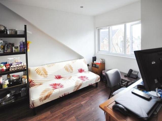 1 bedroom apartment for rent in Whippendell Road, WD18