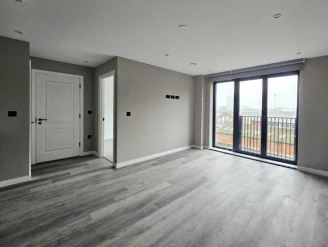 1 bedroom apartment for rent in Whitehall Road Leeds LS12