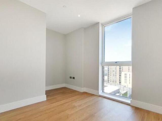1 Bedroom Apartment For Rent In Wimbledon Grounds, London