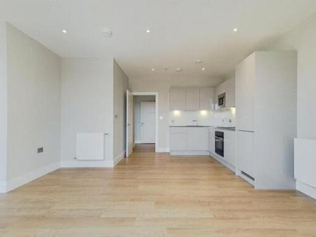 1 Bedroom Apartment For Rent In Wimbledon Grounds, London