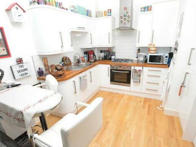 1 bedroom apartment for rent in Woodside Green London SE25