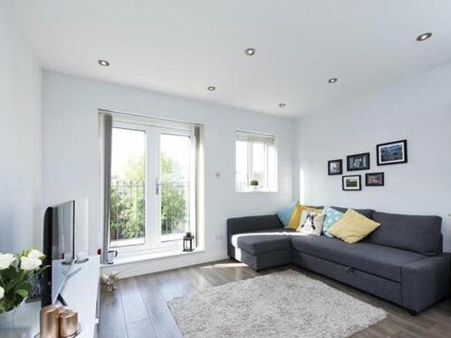 1 Bedroom Apartment For Rent In Woodside Park, London