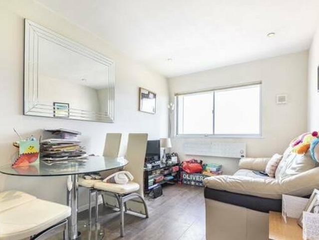1 bedroom apartment for rent in Worple Road Wimbledon SW19