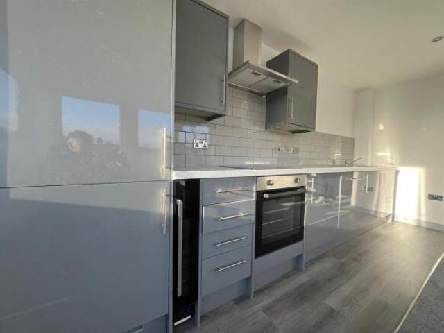 1 bedroom apartment for rent in Yeadon House, Green Lane, Leeds, LS19