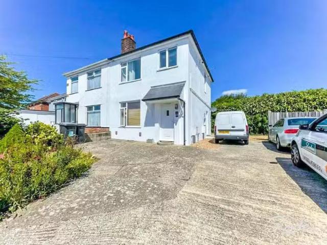 1 bedroom apartment for rent in 166 Stourvale Road, Southbour.