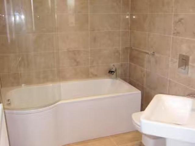 1 bedroom apartment for rent in 17 Brooklea Meadows, CH66