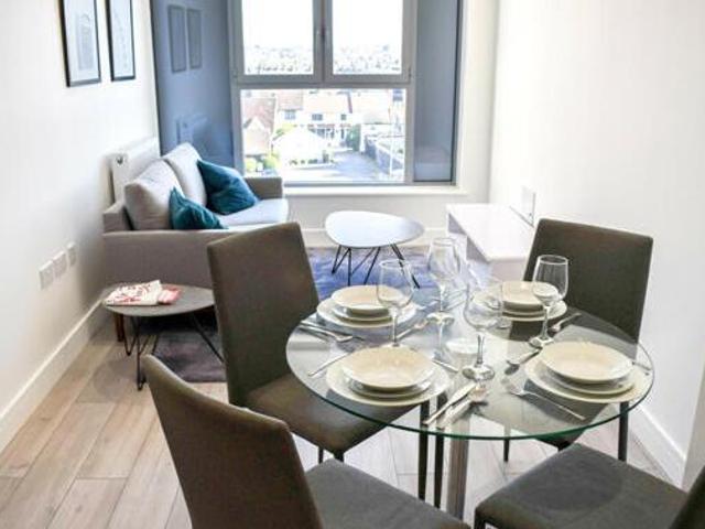 1 Bedroom Apartment For Rent In 101 New London Road, Essex