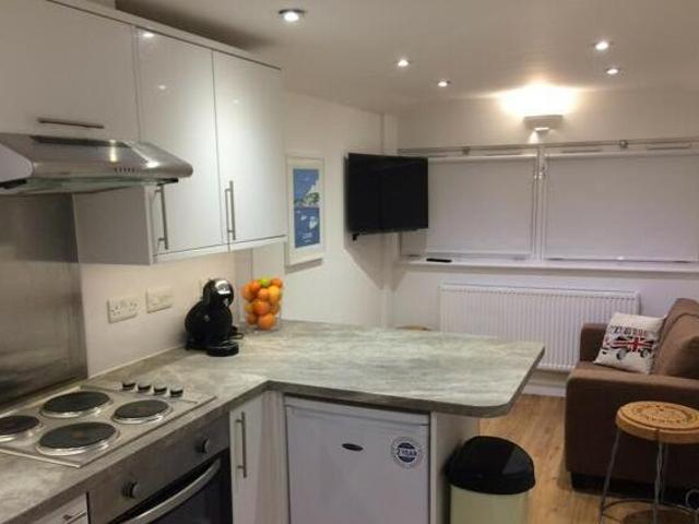 1 Bedroom Apartment For Rent In 114 A1 Hampton Road, Redland