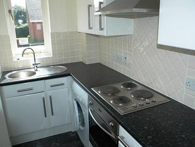 1 bedroom apartment for rent in 1 bedroom Ground Floor Apartment in Guildford, GU2