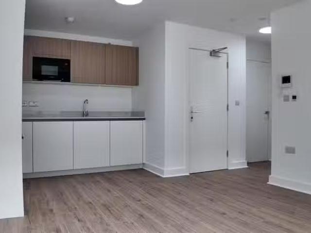 1 bedroom apartment for rent in 35, 50 Burnhill Road, Beckenha.