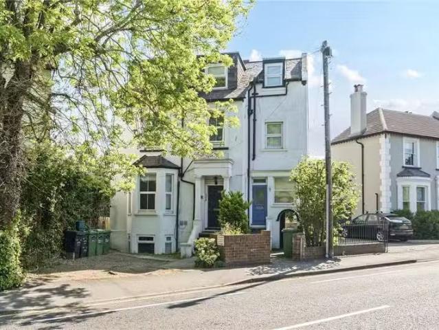 1 bedroom apartment for rent in 31 Ashley Road, Epsom, Surrey.