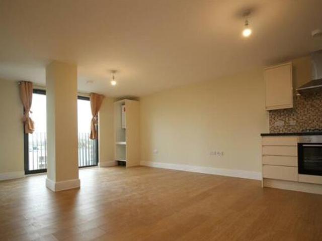1 Bedroom Apartment For Rent In 450 High Road