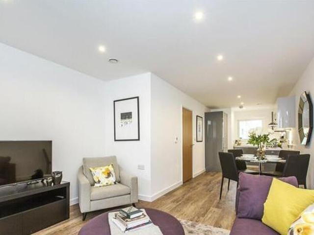1 Bedroom Apartment For Rent In 45 New Cross Road, London