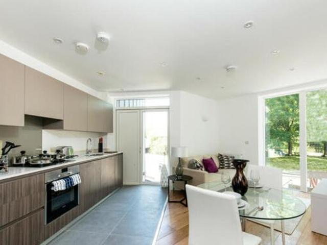 1 Bedroom Apartment For Rent In 43 Sewardstone Road