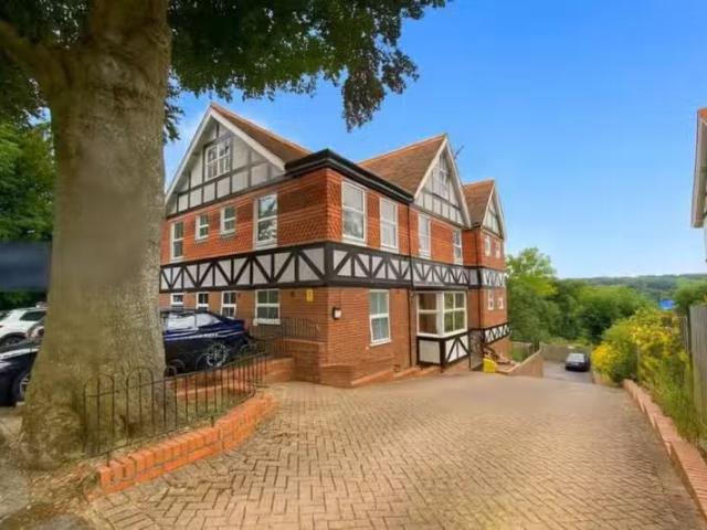 1 bedroom apartment for rent in 54 56 Priory Road, Hp13, HP13