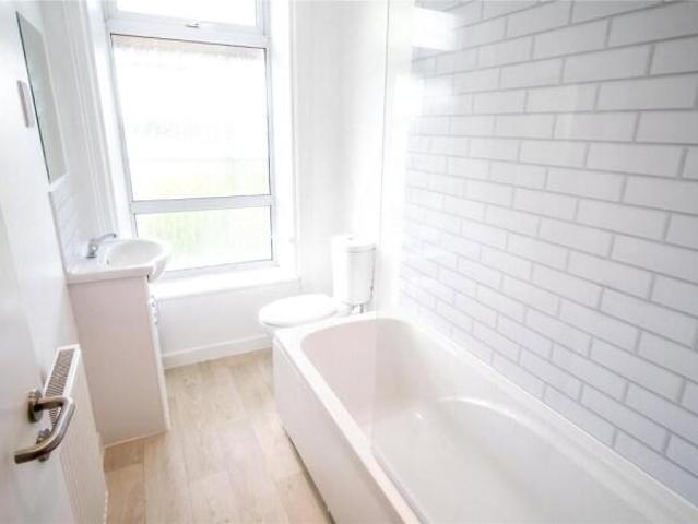 1 bedroom apartment for rent in 52 Bankfield Road, Huddersfield, HD1