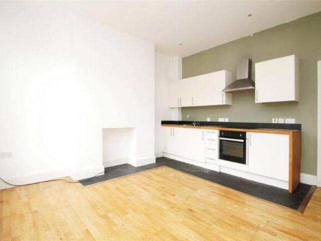 1 bedroom apartment for rent in 6 East Avenue, London, E17