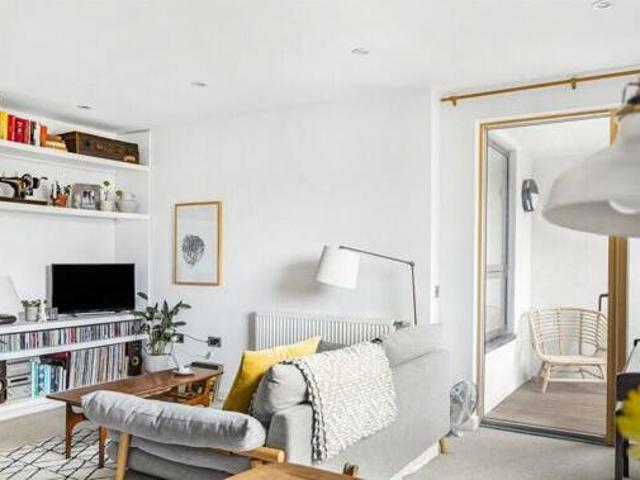 1 Bedroom Apartment For Rent In 93 Barretts Grove, London