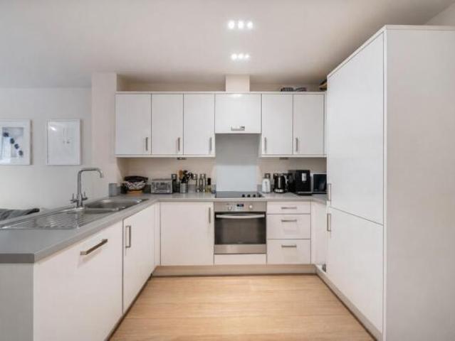 1 bedroom apartment for sale in Macaulay Road, London, SW4