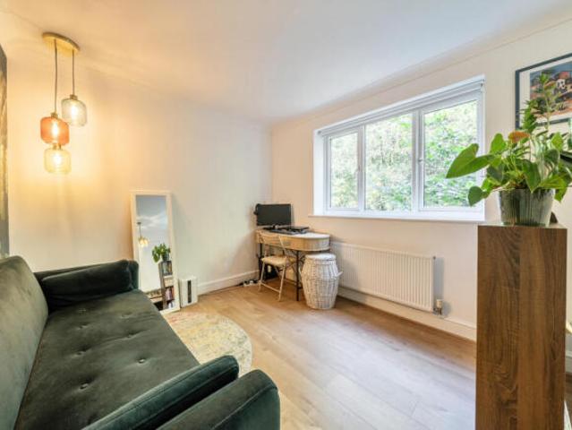 1 bedroom apartment for sale in Maple Mews, London, SW16