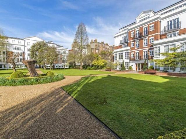 1 bedroom apartment for sale in Maple Lodge, Kensington Green, W8