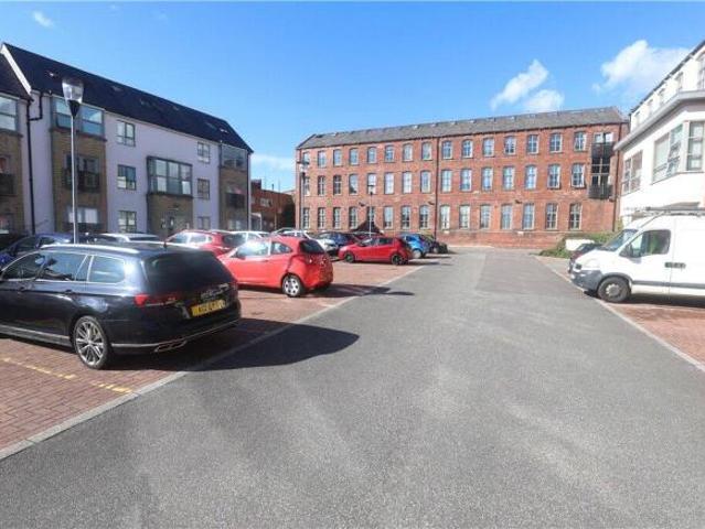 1 bedroom apartment for sale in Melbourne Street, Morley, Leeds, West Yorkshire, LS27