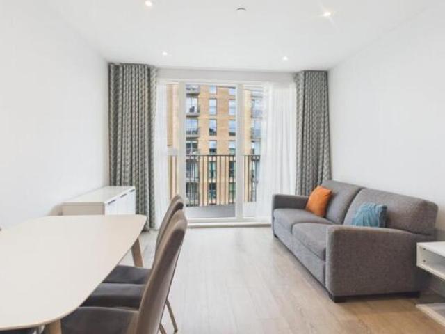 1 bedroom apartment for sale in Memorial Avenue, Slough, Berkshire, SL1