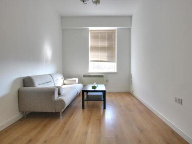 1 bedroom apartment for sale in Millbrook Road East, Southampton, SO15