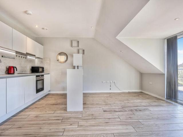 1 bedroom apartment for sale in Montreal Road, CB1