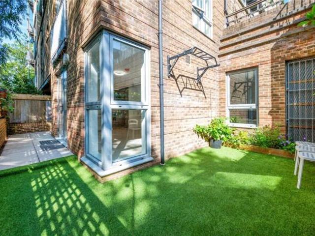 1 bedroom apartment for sale in Oxford Court, Maida Vale, London, W9