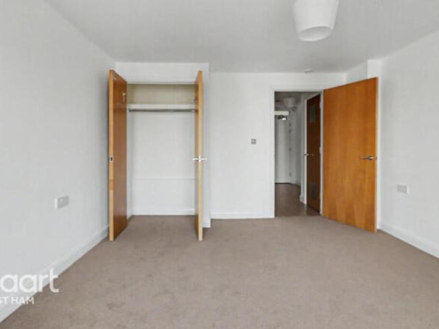 1 bedroom apartment for sale in Oberon Court, London, E6