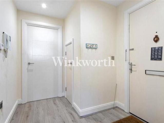 1 bedroom apartment for sale in Old Park Road, London, N13