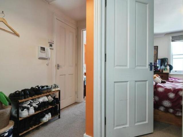 1 bedroom apartment for sale in Oriental Place, Brighton, BN1