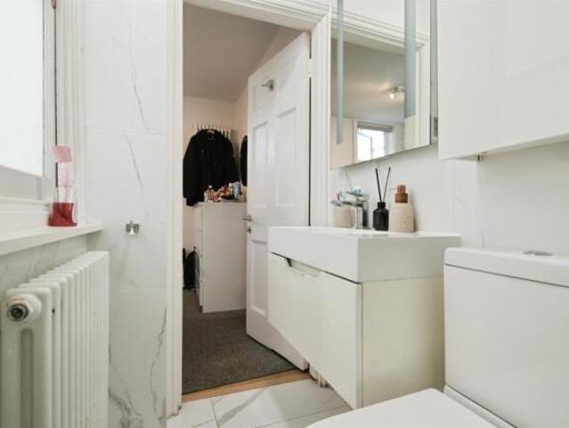 1 bedroom apartment for sale in Oriental Place, Brighton, BN1