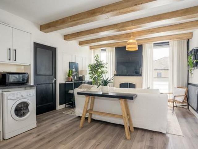 1 Bedroom Apartment For Sale In Aviator Court