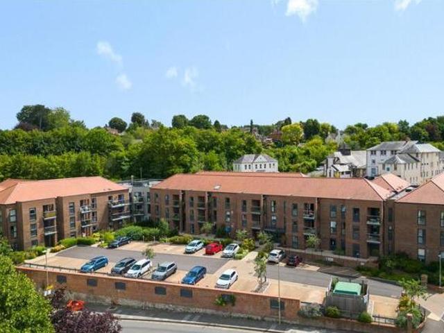 1 Bedroom Apartment For Sale In Alton, Hampshire
