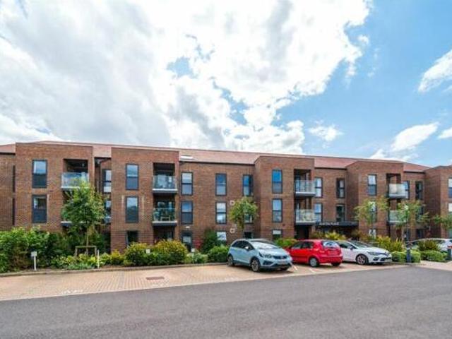 1 Bedroom Apartment For Sale In Alton, Hampshire