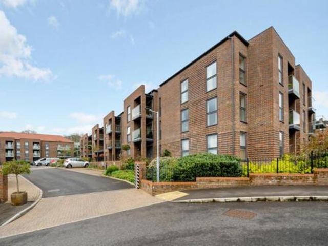 1 Bedroom Apartment For Sale In Alton, Hampshire