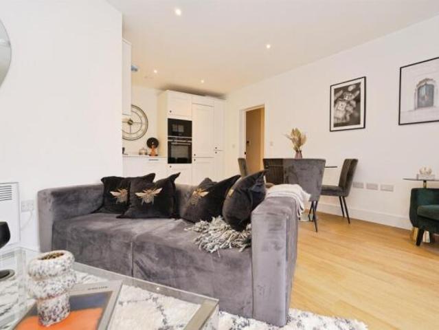 1 bedroom apartment for sale in Apartment One, Viciniti Court, St. Albans, AL1
