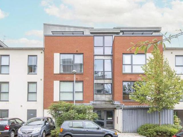 1 Bedroom Apartment For Sale In Ashton Gate, Bristol