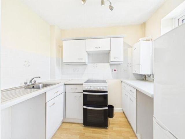 1 bedroom apartment for sale in Buscombe Gardens, Hucclecote, Gloucester, Gloucestershire, GL3
