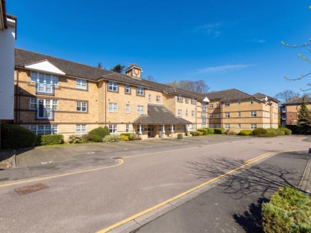2 bedroom apartment for sale in Barons Court, Earls Meade, Luton, Bedfordshire, LU2 7EY, LU2