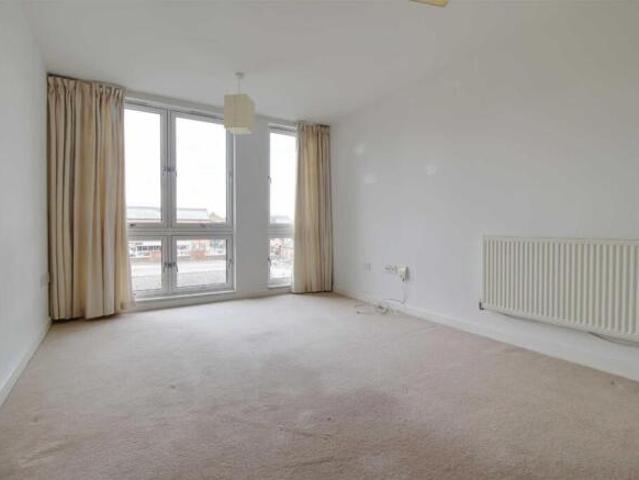1 bedroom apartment for sale in Barge Arm, Gloucester Docks, GL1
