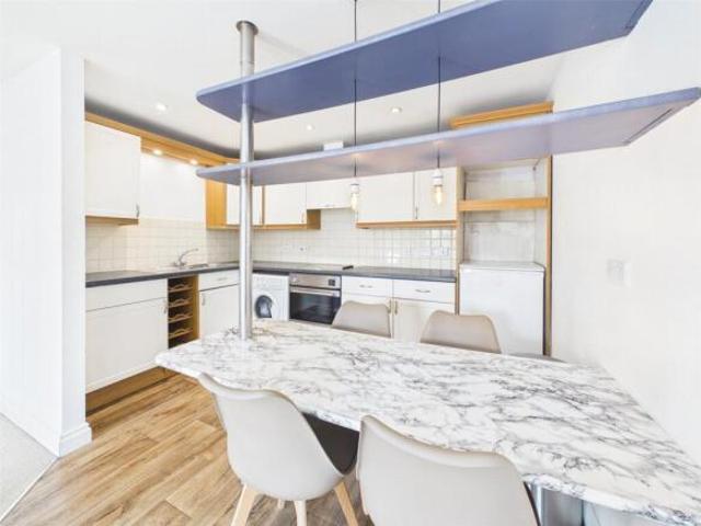 1 bedroom apartment for sale in Bath Road, Cheltenham, Gloucestershire, GL53