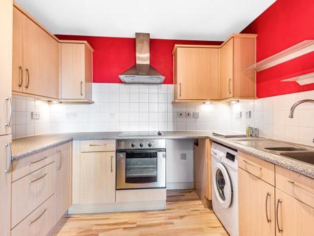 1 bedroom apartment for sale in Bath Road, Slough, SL1