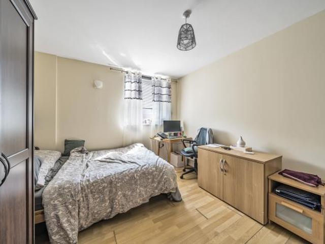 1 bedroom apartment for sale in Bath Road, Slough, SL1