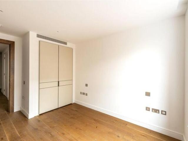 1 bedroom apartment for sale in Bayswater Road, Notting Hill, London, W2