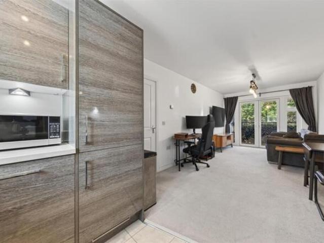 1 bedroom apartment for sale in Bedgebury Place, Kents Hill, Milton Keynes, MK7