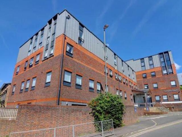 1 Bedroom Apartment For Sale In Bellfield Road, High Wycombe